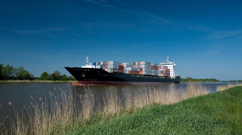 Celsius Shipping investerer i containerfeedere