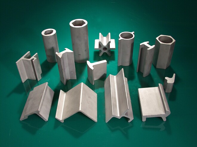 Extruderade stålprofiler