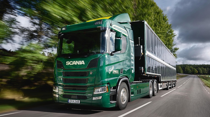 Solcelle-Scania testes ut i trafikken - øker rekkevidden for hybridlastebil