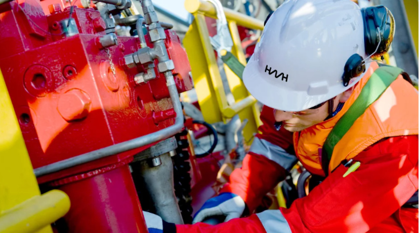 HMH varsler oppsigelser