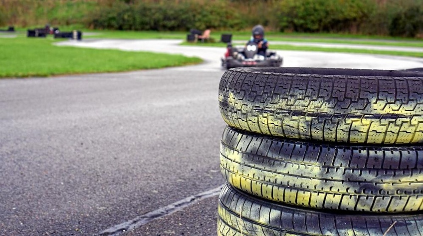 Folkeskoleelever snuser til motorer i undervisningen