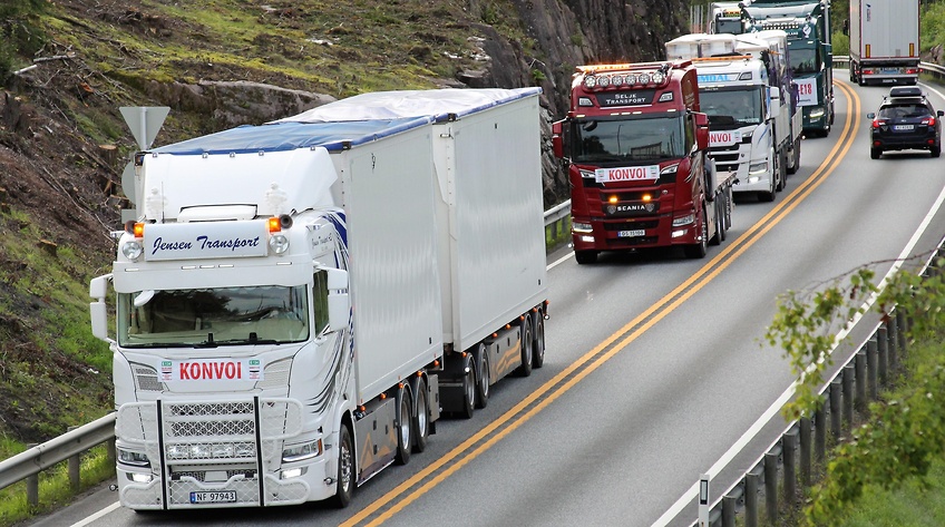 NLF-aksjonen på E134 med konvoi og kake - fine biler og bilder