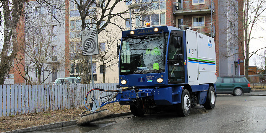 Trondheim bydrift:: Fjerner svevestøv fra Trondheims gater