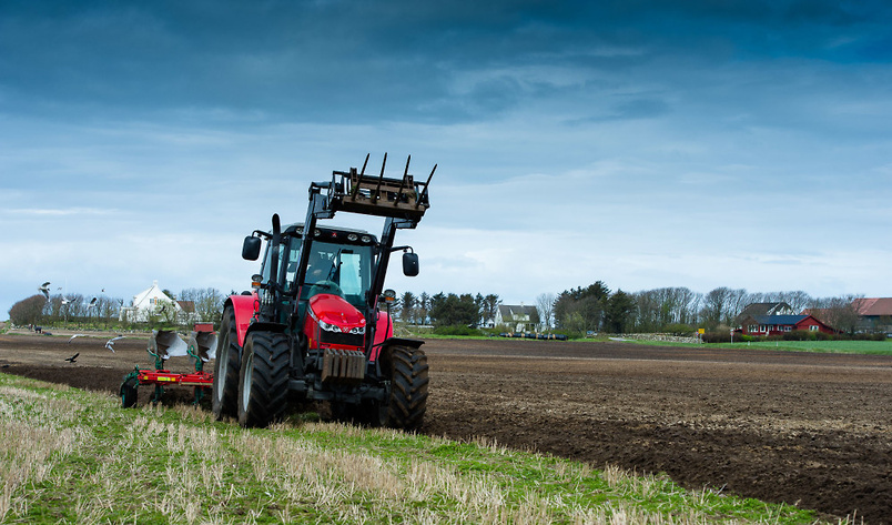 Håndholdt mobil er normalen i traktor