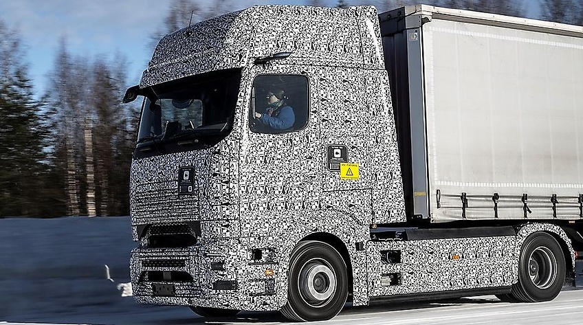 Mercedes på vintertest i Finland - med elektriske lastebiler