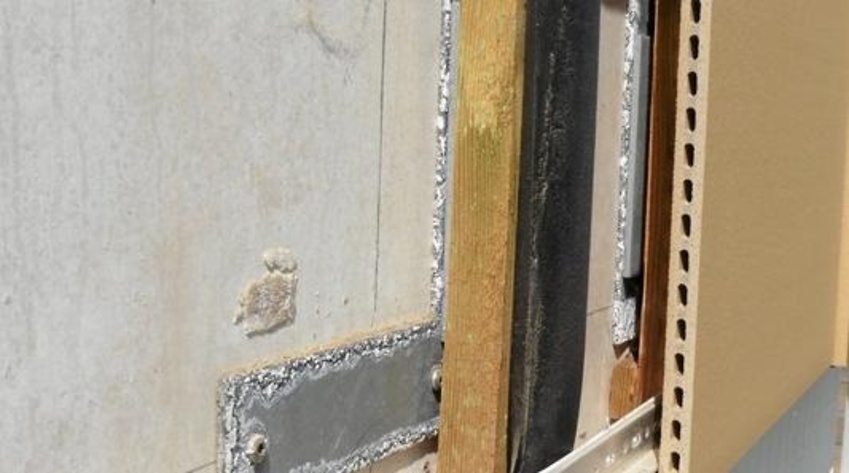 Vand fra MgO-plader driver ned ad væggene