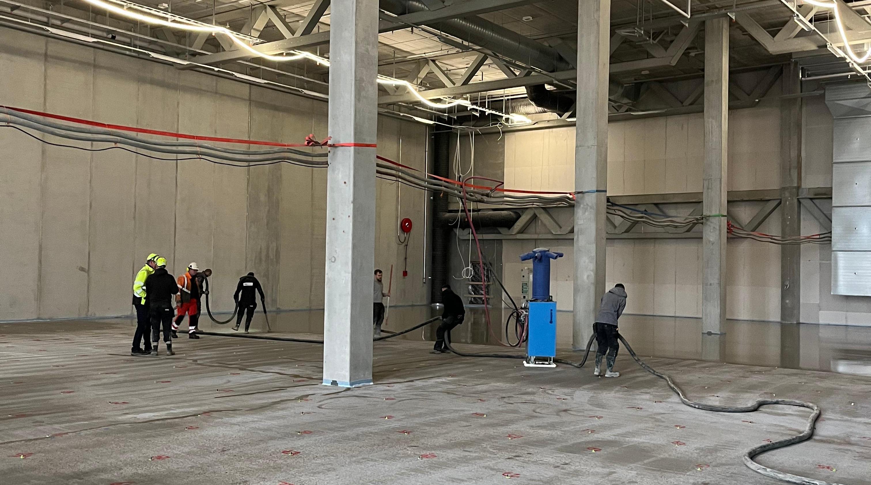 OL Gulve løste opgaven med udlægning af 4.000 m2 industri toplag til ...