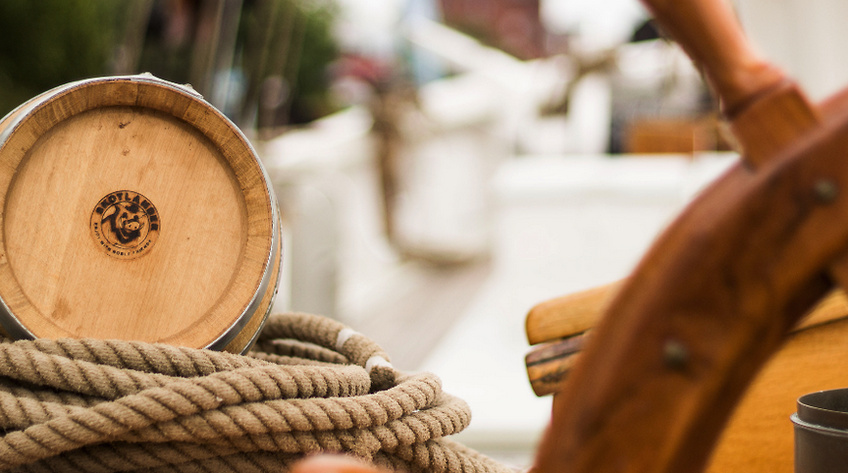 Romskib til København med 704 flasker rom