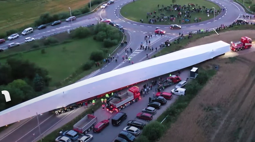 BILDEXTRA: 93 meter lastbilstransport