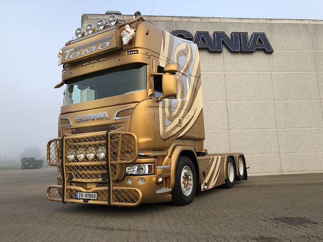 Legendarisk lastbil reddet efter trafikuheld - Transportmagasinet