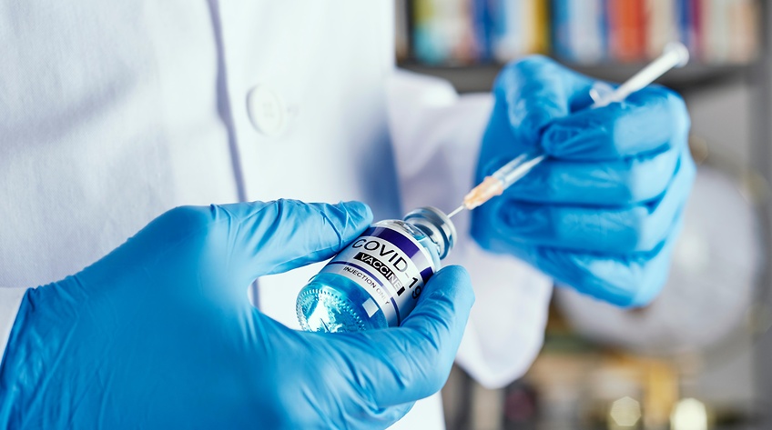 Uppdaterade covidvaccin effektivare mot omikron – godkännande på väg