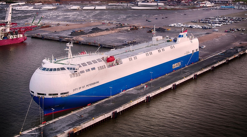 Stort bilskib indvier Esbjerg Havns nye multiterminal