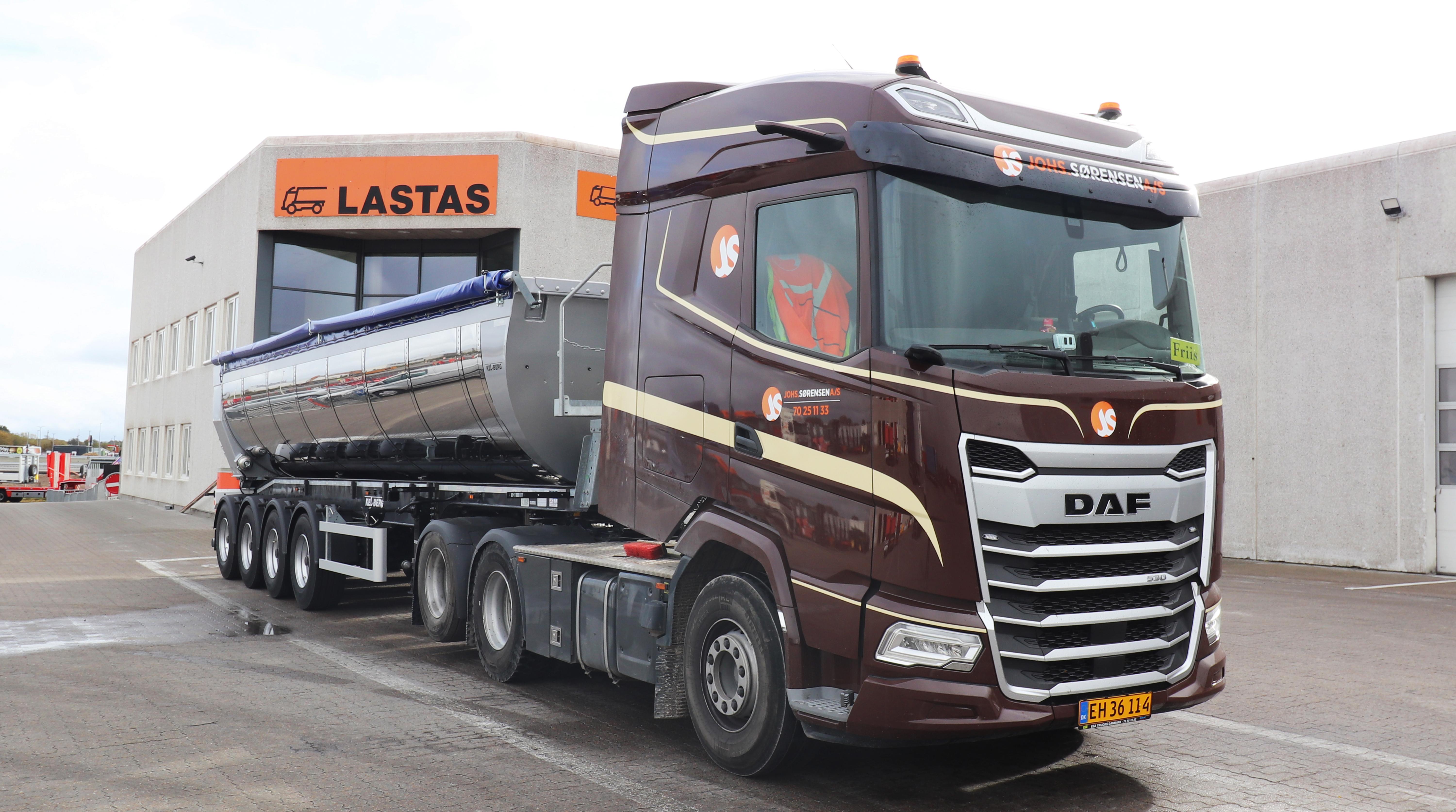 Ny Kel-Berg 4 akslet asfalt tiptrailer 34 m3 til Johs. Sørensen ...