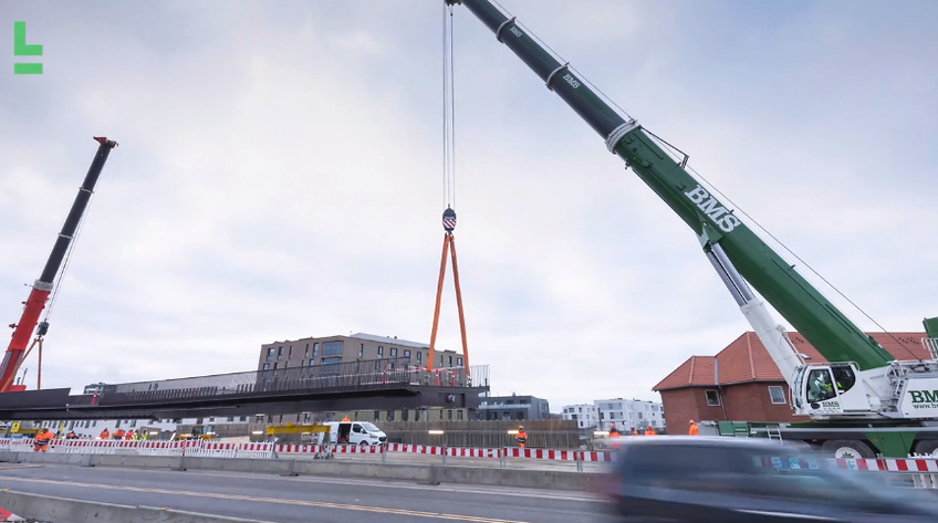 Video: Nye broer løftet på plads ved Herlev station