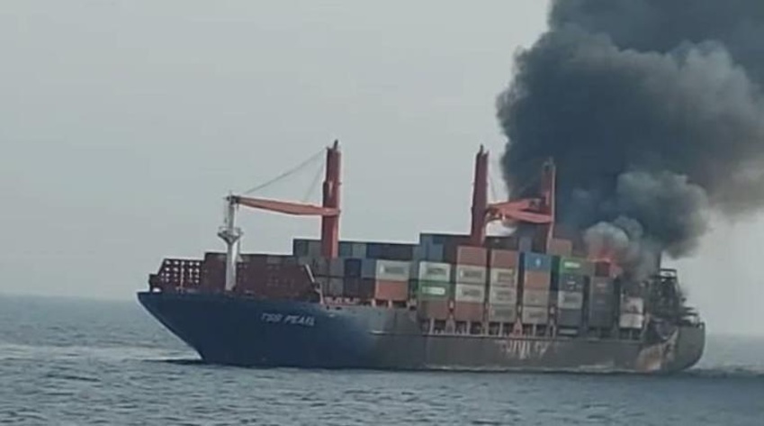 BRAND: Containerfartyg sjönk