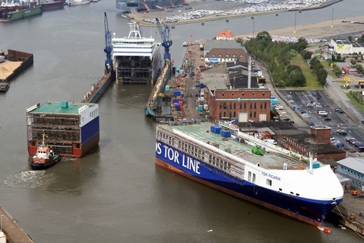'Primula Seaways' forlænges med 30 meter på Lloyd Werft i Tyskland