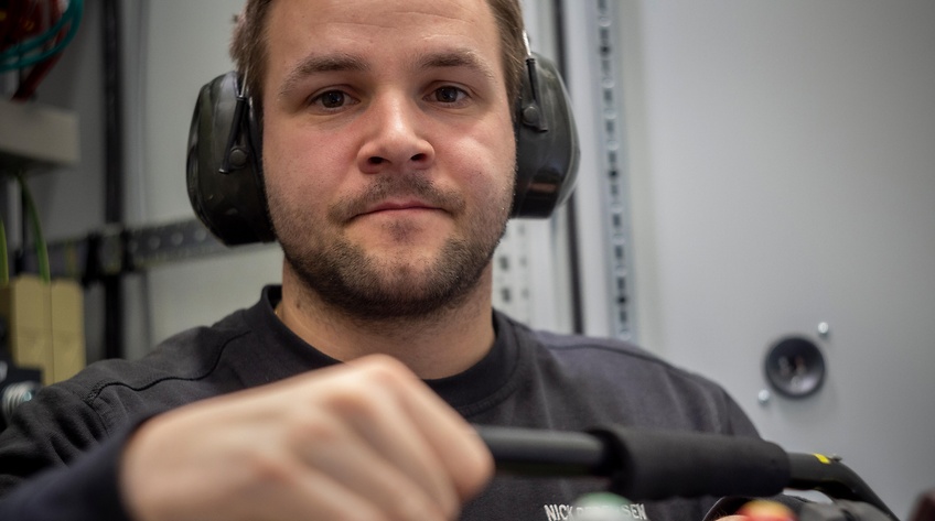 Fremragende håndværkere: Nick blev udvalgt til at rejse til Kina for at ...