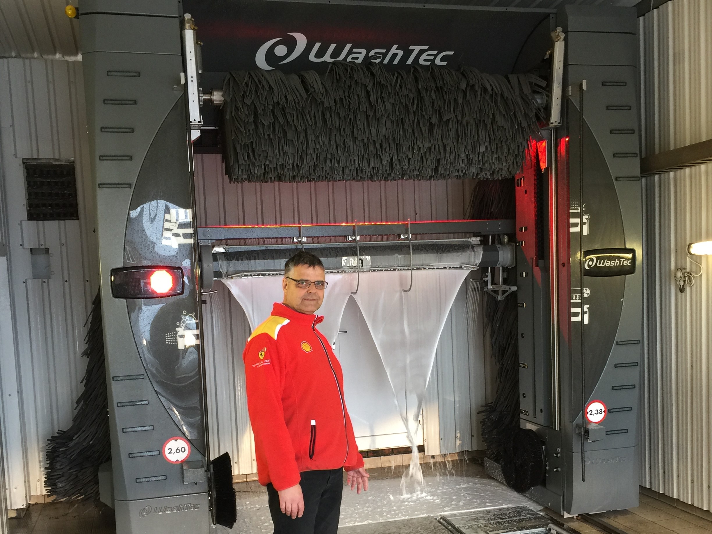 Ny bilvask hos Shell i Løgstør