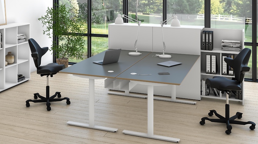 Fumac først med EU-blomstrede skriveborde